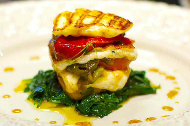 Grilloumi med grillad paprika | Recept från Fontana